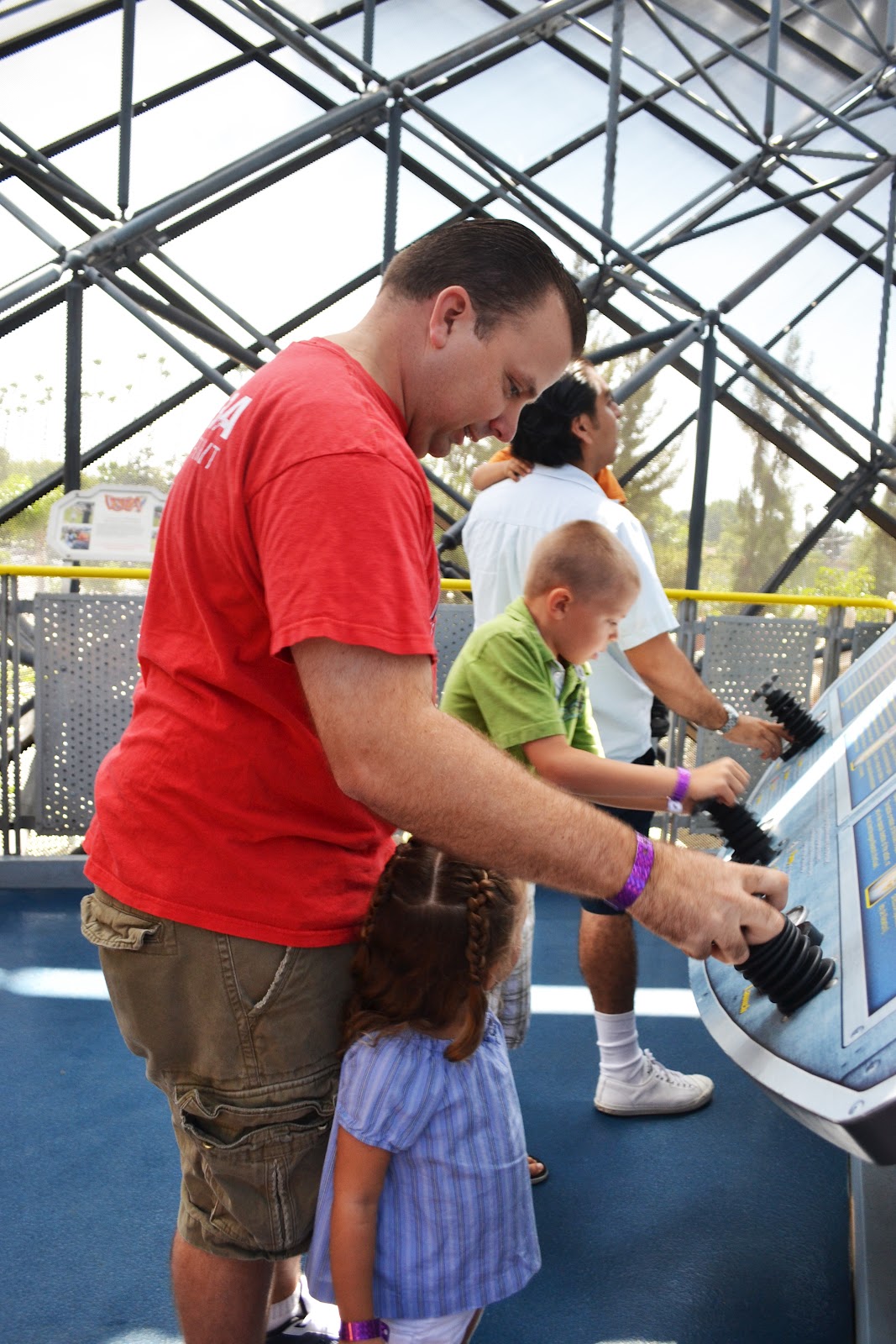 Polkadots on Parade: Discovery Science Center!