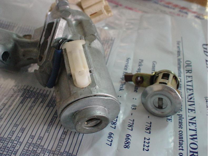 Koon Seng Locksmith: Toyota Avanza Lost Key Making / Toyota Avanza车锁无样配匙