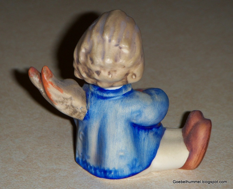 Goebel Hummel: Angel With Lute / Guitar Goebel Hummel Figurine #238A TMK5