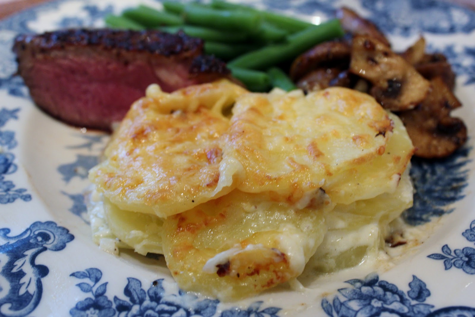 Monicas Matverden: Fløtegratinerte poteter