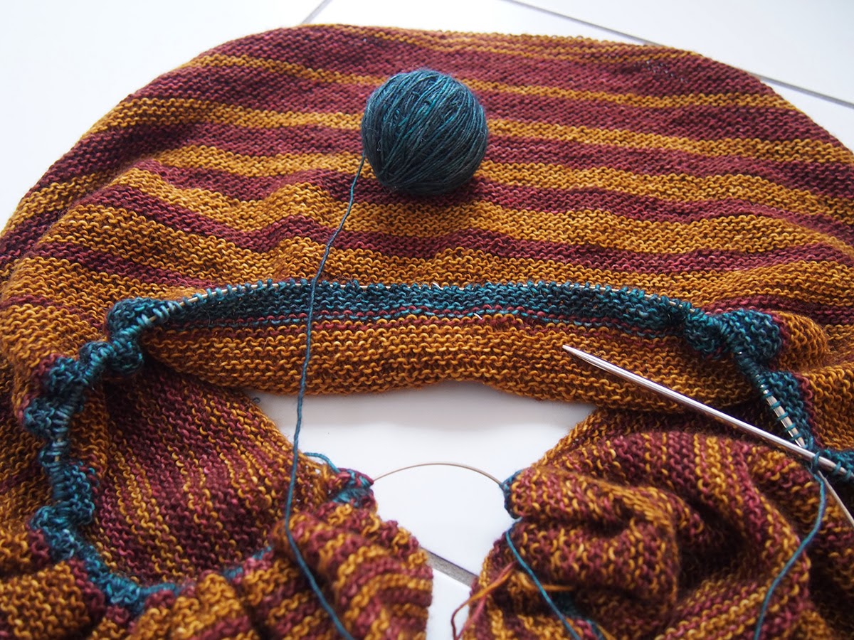 Knitting Geometry - pasOdoble Shawl by Atelier Alfa