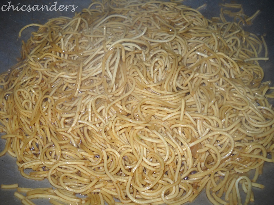 chicsanders: How to make Chinese Pancit Canton, the fast and easy way