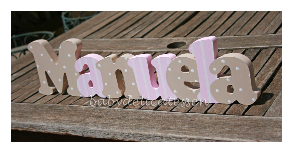 BABY DELICATESSEN LETRAS DE MADERA: MANUELA