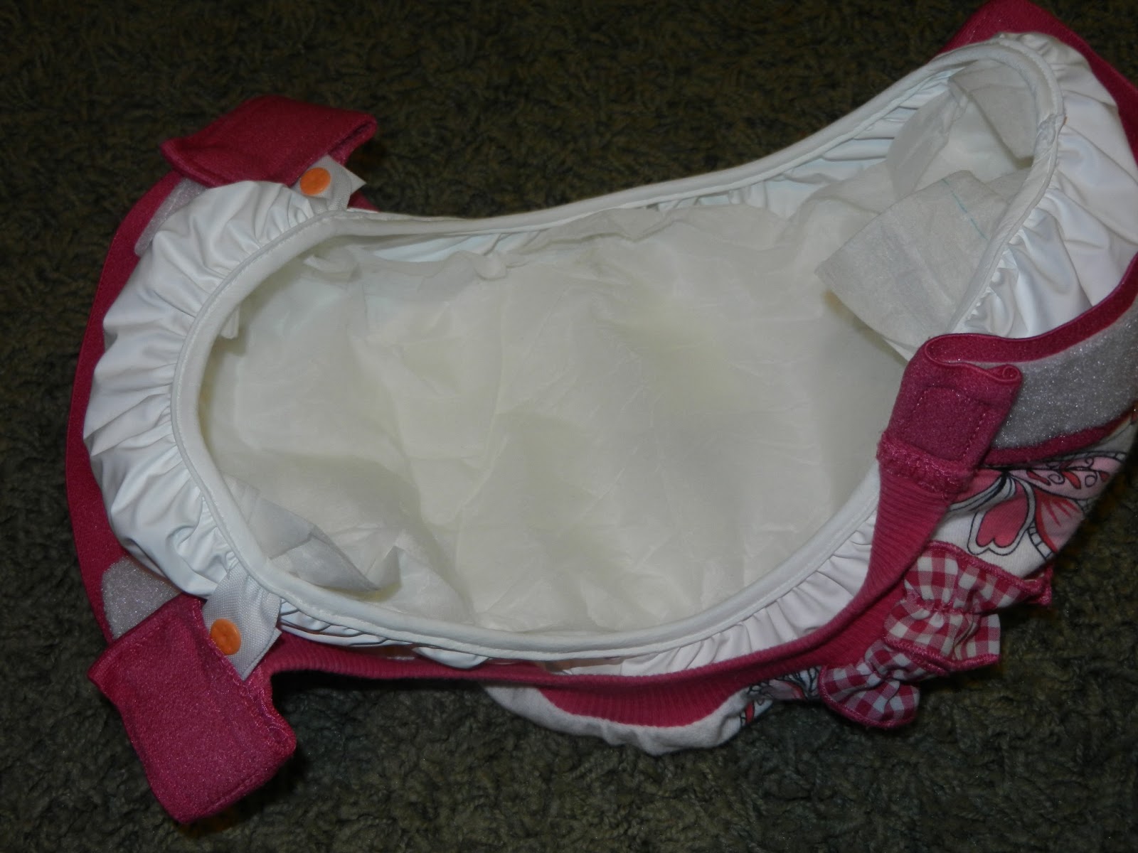 Ramblings of a Cloth Diaper Addict: gDiapers Review and *Giveaway*