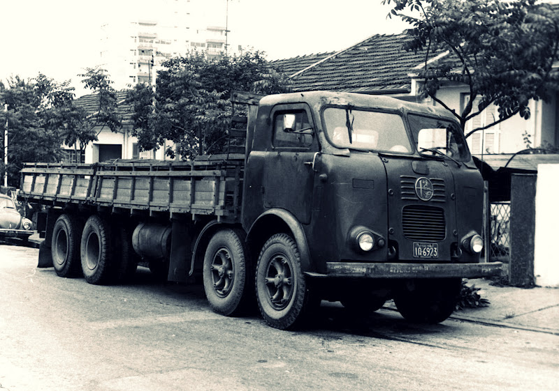 Veículos em Geral: Caminhão FNM D11.000