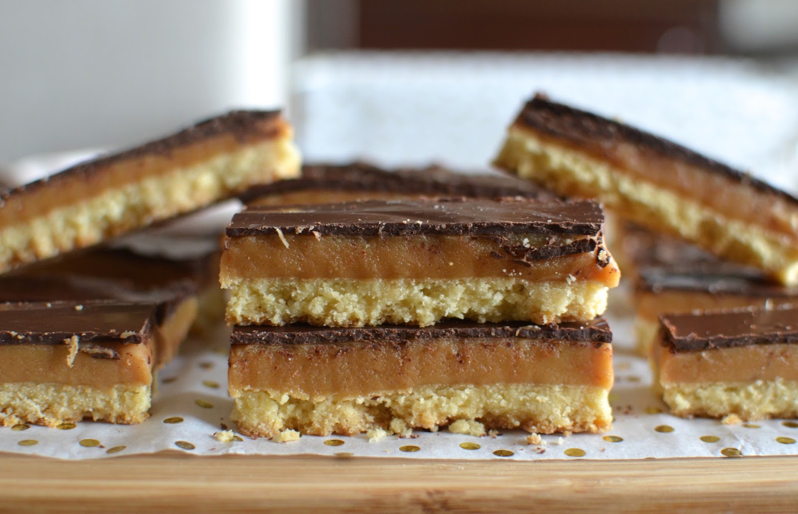 Playing with Flour: Millionaire's shortbread