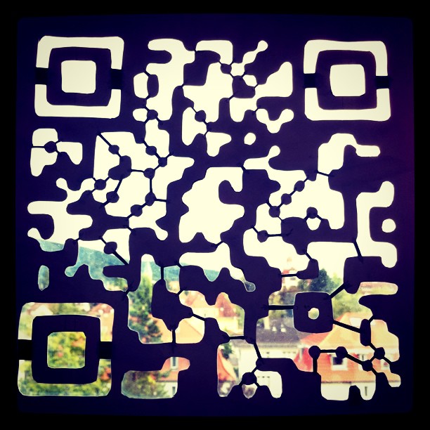 MetaMephisto's Blog : Kitsch and Gloom, Monsters in bloom. : QR-Code ...
