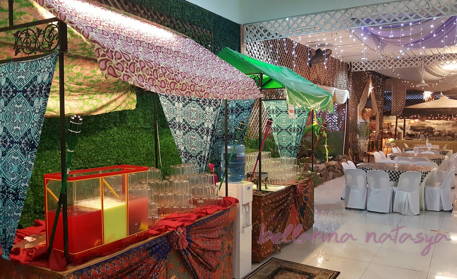 Bermulalah acara beratur dan berebut juadah berbuka. Sekali tengok ...