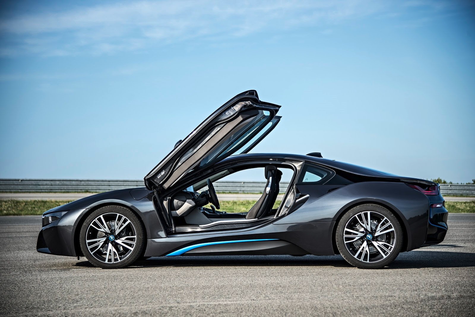 BMW i8 PRICED FOR AMERICA - Awesome Cars: BMW i8 PRICED FOR AMERICA