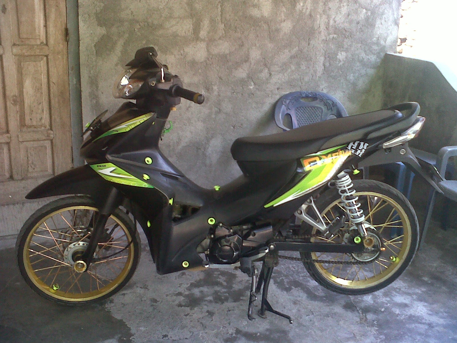 Gambar Modifikasi Stiker Motor Revo Fit | Modif Sticker