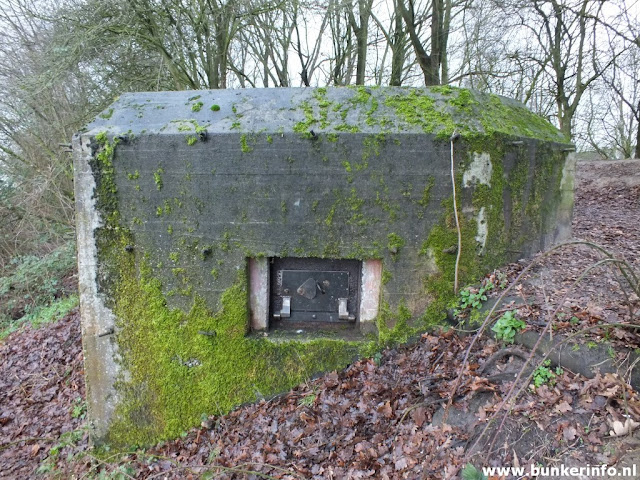 BUNKERINFO - Bunkers, Info, Foto's, Locaties en Meer!!!: Grebbelinie: S3k Kazemat - GLB16