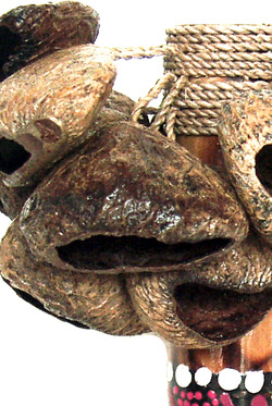 Pangi Shell Shaker A (果實 Pangi 殼製的搖響樂器 A)