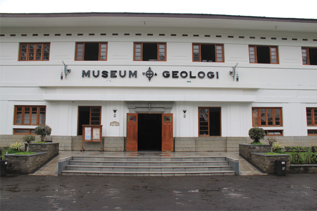 Museum Geologi Yang Berada Di Kota Bandung