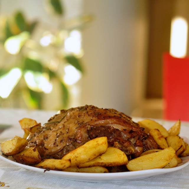 Širšių lizdas: Keptas kalakuto kumpis