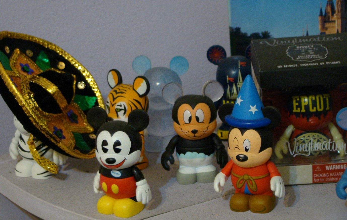 The Disney Vinylmation Blog: Mickey Mouse Vinylmation - Cast Member ...