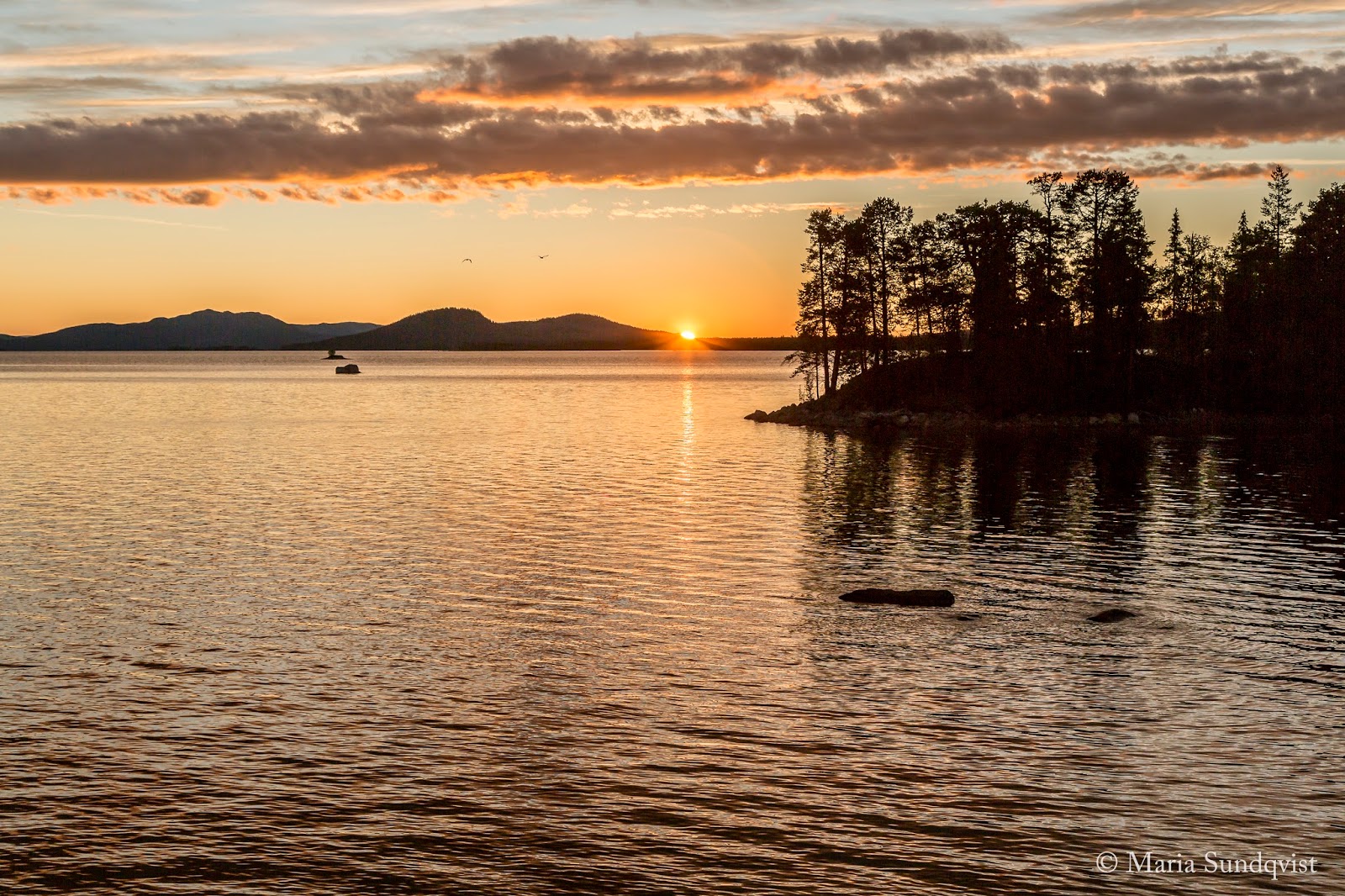 Lappland Nature: Midnattsol över Hornavan
