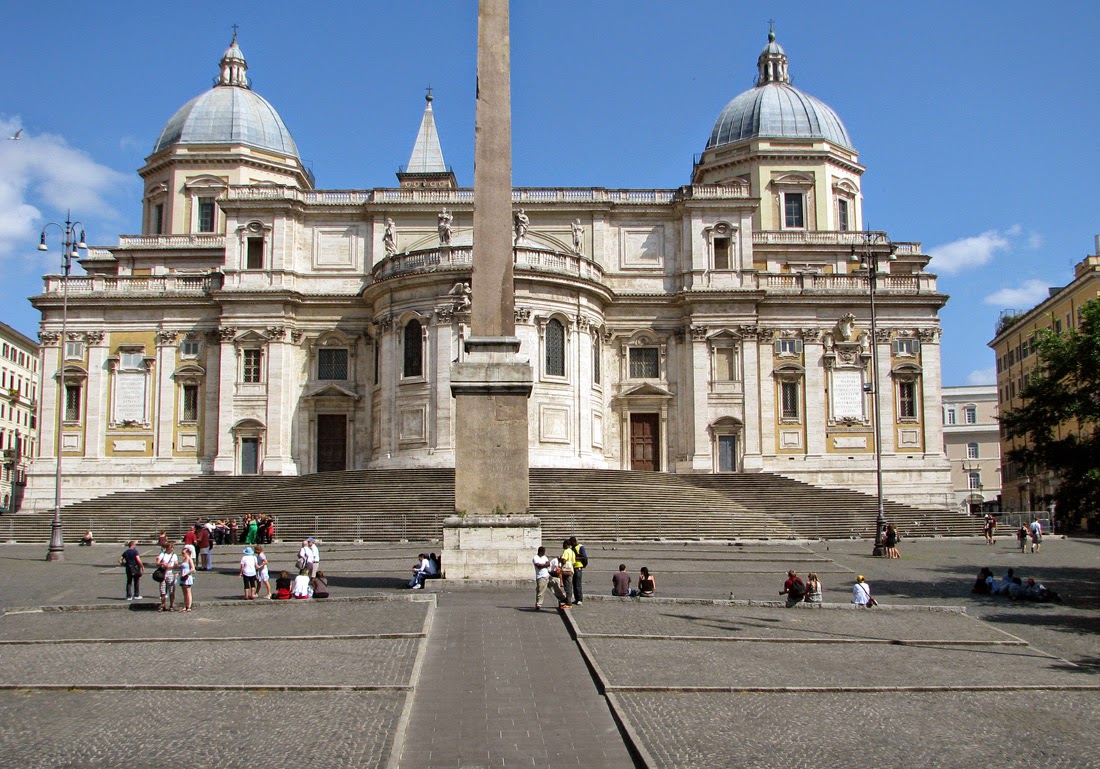 The Bell Curve of Life: Rome: Via Cavour