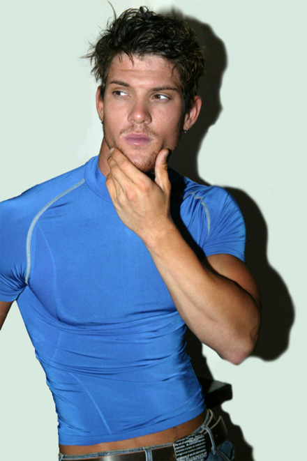 Fashion 4 men: Sexy Leighton Stultz