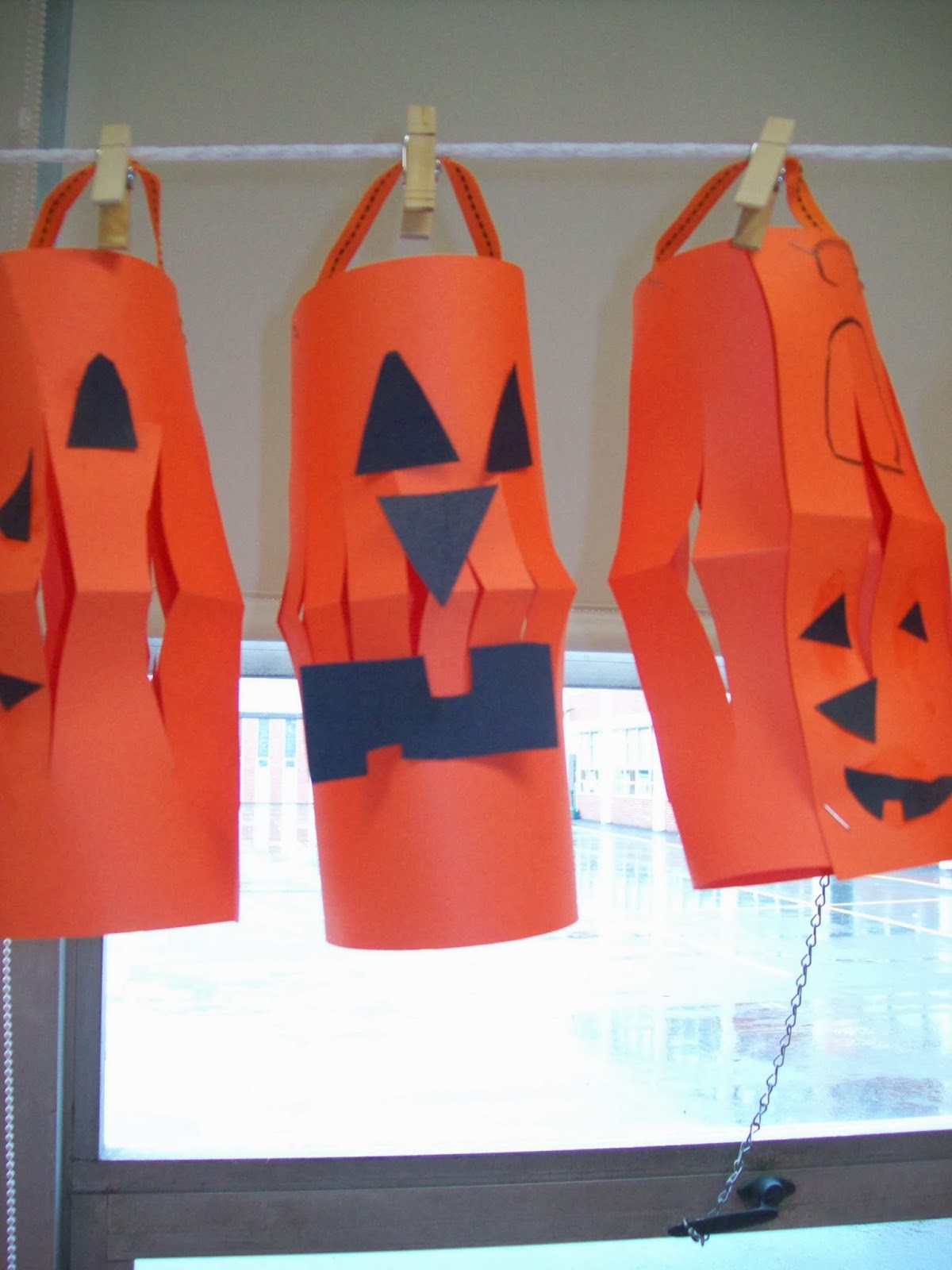 The Busy Life of Kindergarten: Halloween Crafts