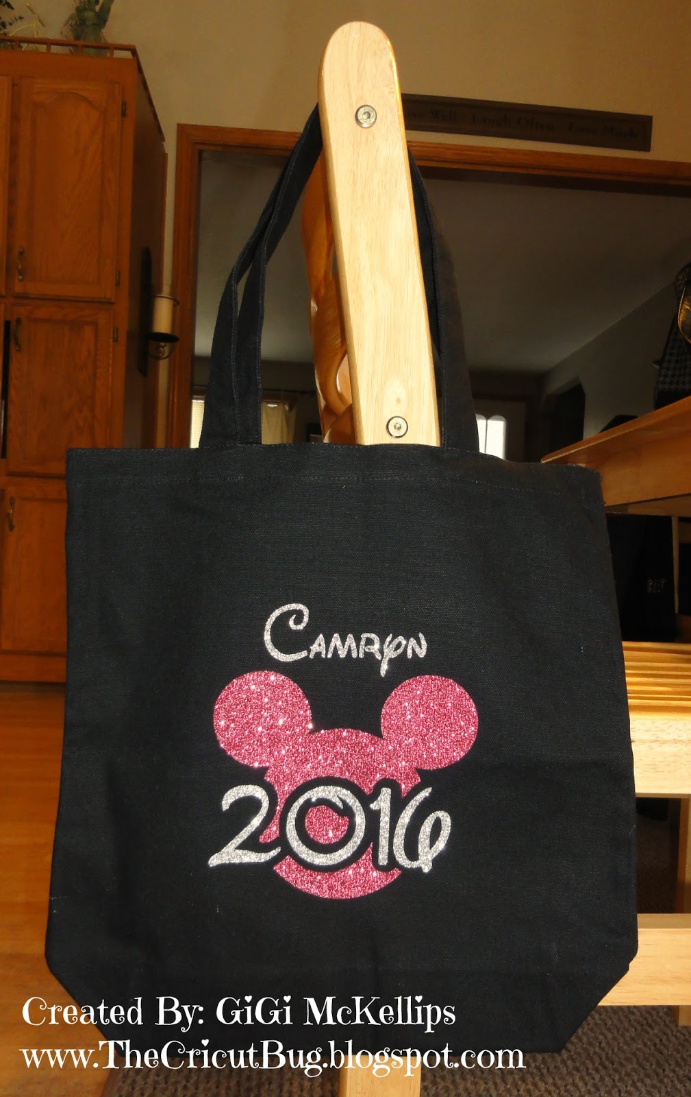 The Cricut Bug: Disney Autograph Bags