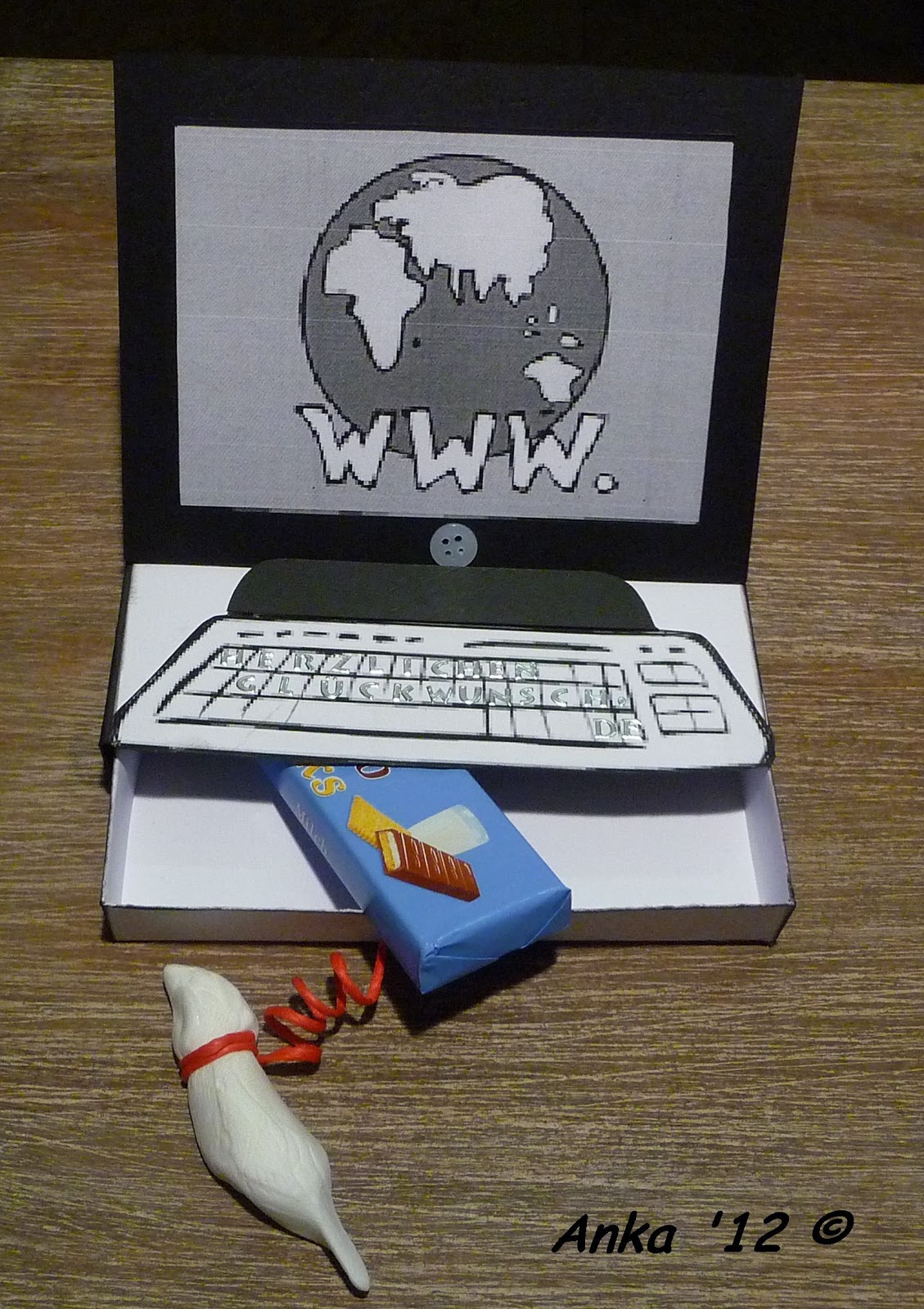 Ankas Bastelseiten: Computer-/Easel Card mit Schublade