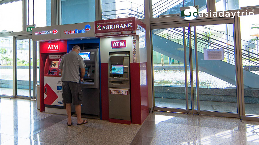 Hanoi International Airport (Noi Bai) Vietnam: BANK & ATM