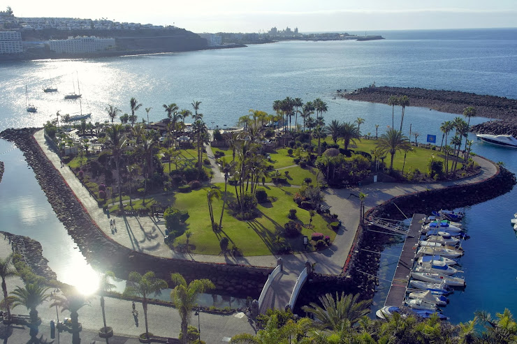 flying forever: Anfi Beach Club resort