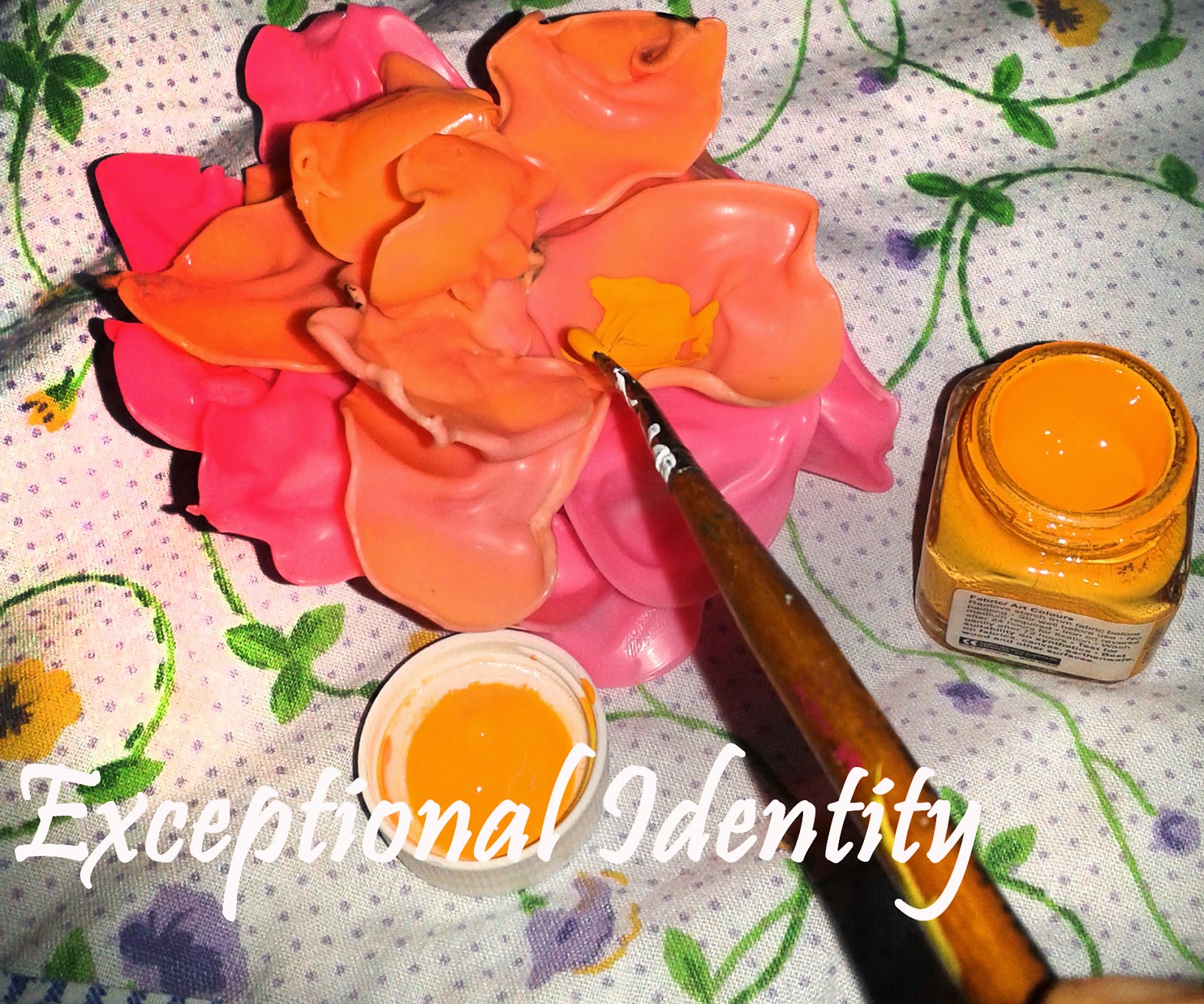 Exceptional Identity: DIY ..Flower Pendant out of disposable plastic spoons