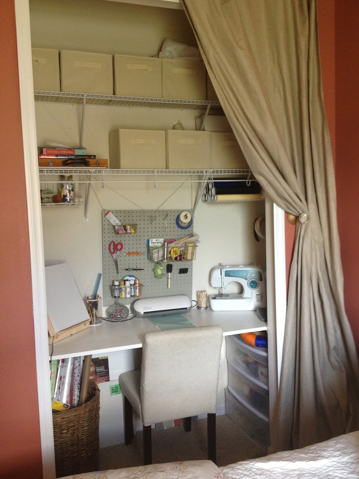 Build a Craft Table in the Closet (It's Cheap and Easy! Do It ...