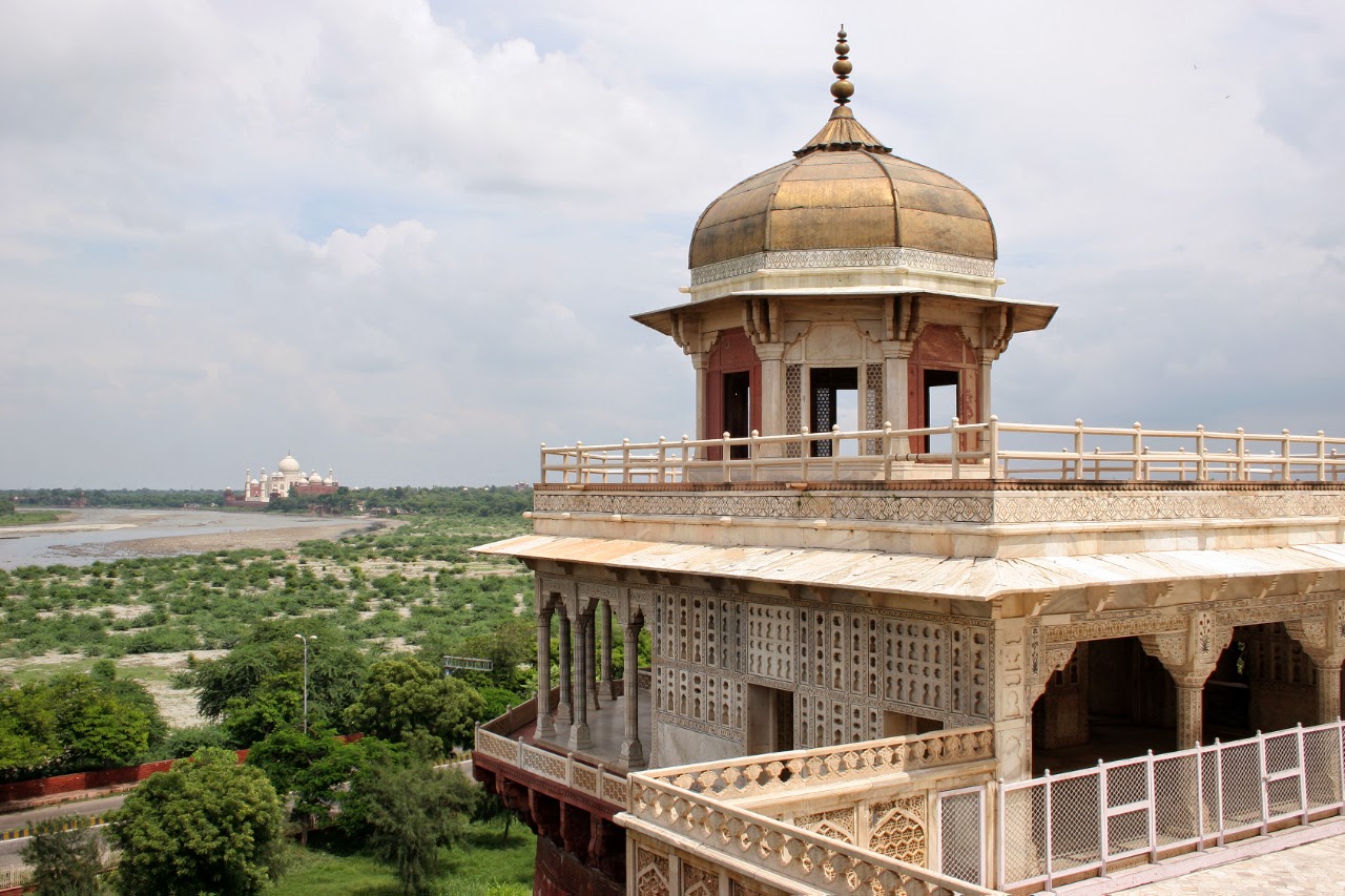 Discovering Mughal, Rajput & Mauryan History: The Taj Mahal | A Labour ...