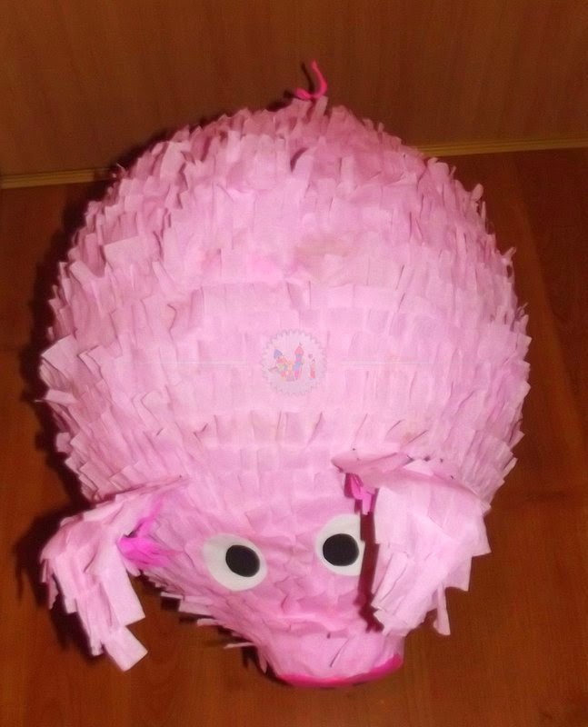 Pinata, Pinyáta, Pinata bulira, Égből hulló meglepetés: Malacka a ...