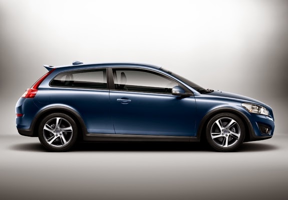 THE ULTIMATE CAR GUIDE: Volvo C30 - Generation 1.2 (2010-2014)