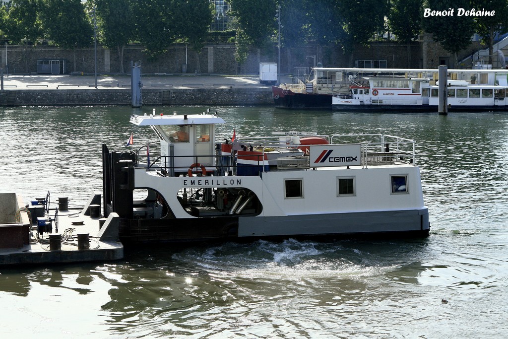 On aperçoit les remous créés par l'utilisation des différentes