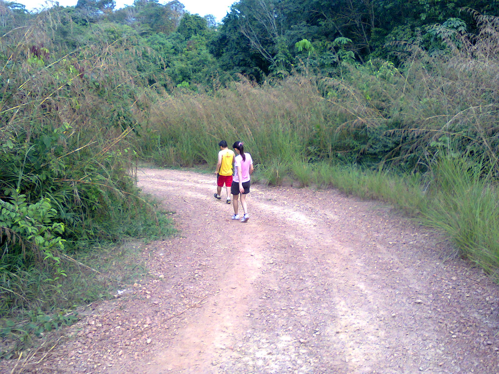 azierie: Mendaki Bukit H....semputttt