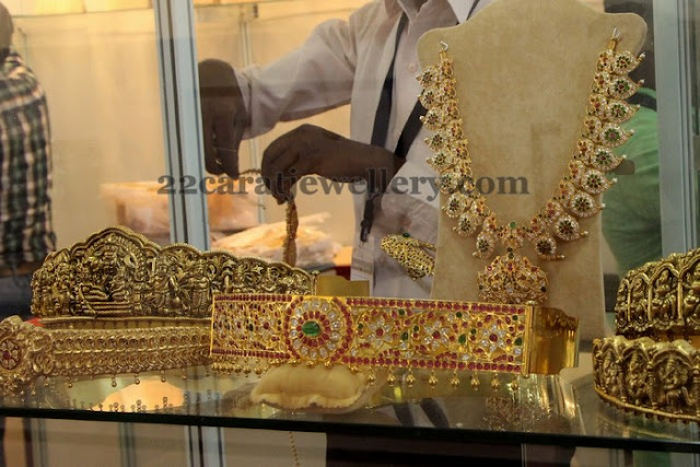 Mango Chain and Lakshmi Set - Jewellery Designs