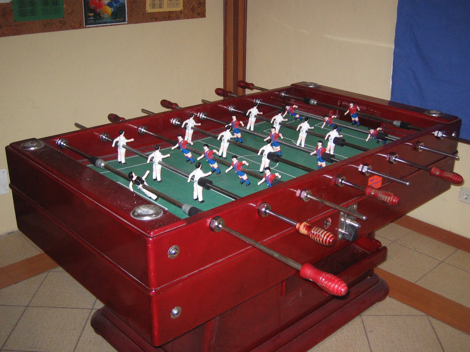 Futbolin: Tipos de futbolines