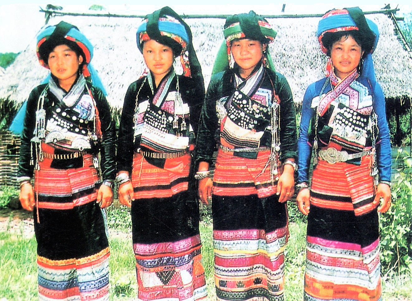 FolkCostume&Embroidery: Overview of the Costumes of the Tai Peoples, part 2