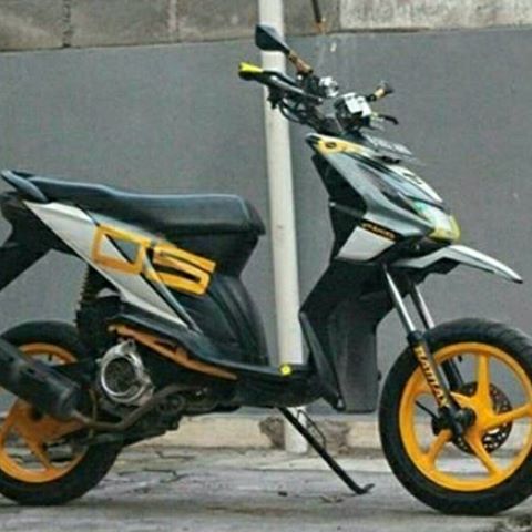 Modifikasi Matic Yamaha Mio ala supermoto adventure turinger