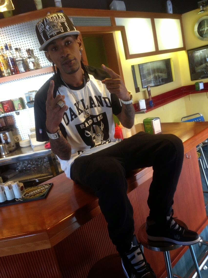 NOTICIAS Y EFEMERIDES MUSICALES Y DEL CINE: ASESINADO EL RAPERO ...