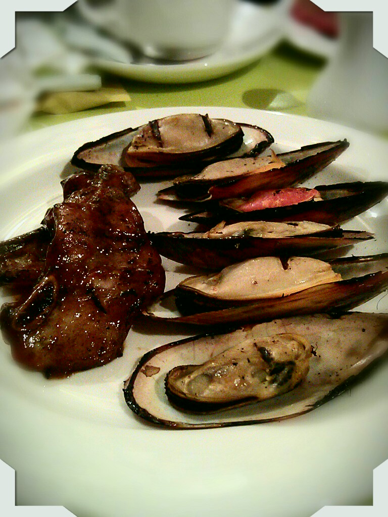 Buffet Dinner at Midas Cafe ~ Shie Went To Town