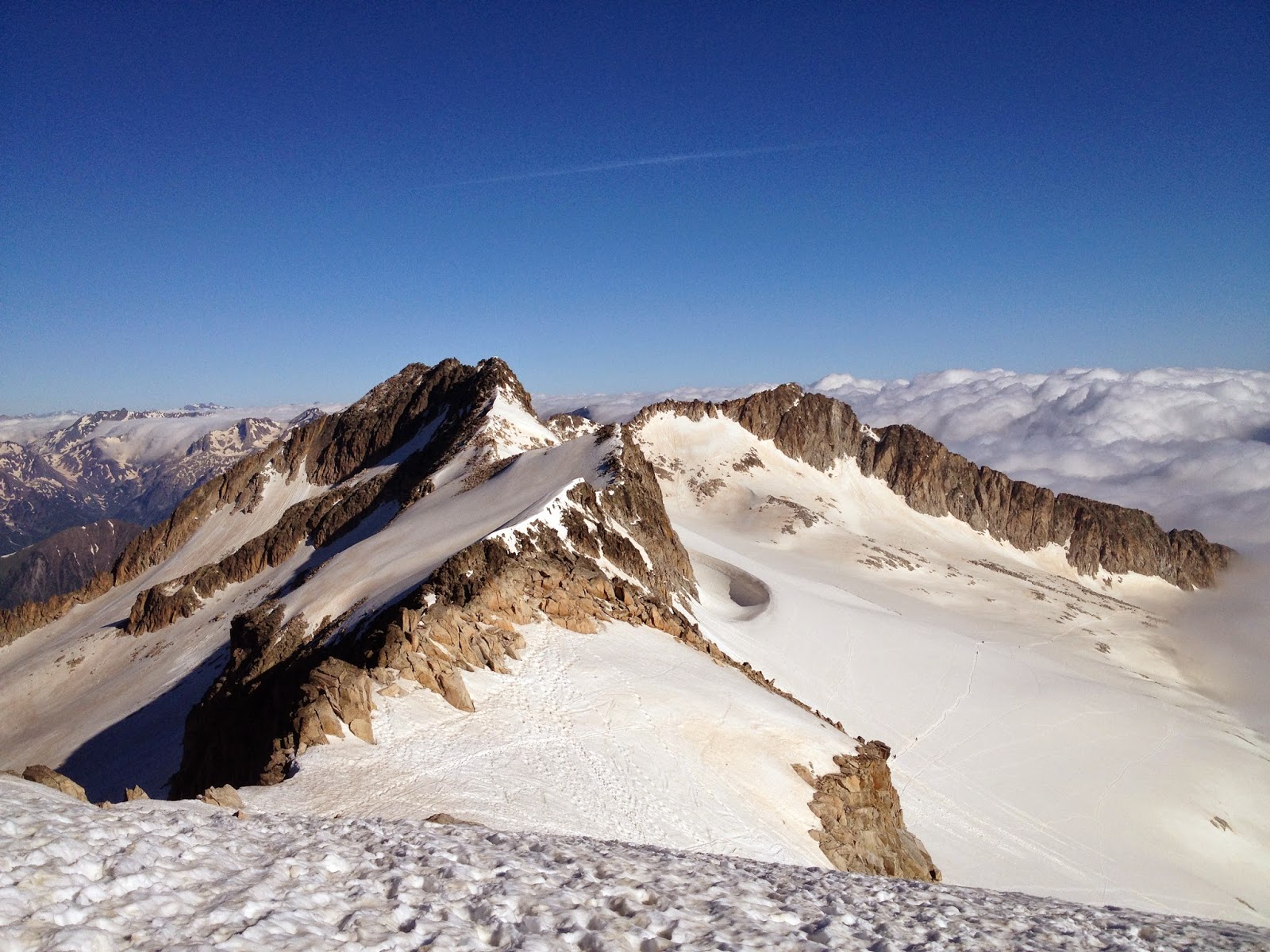 Les abricotiers: Pic d'Aneto 3404m (Aragon), sa majesté (retour par la ...