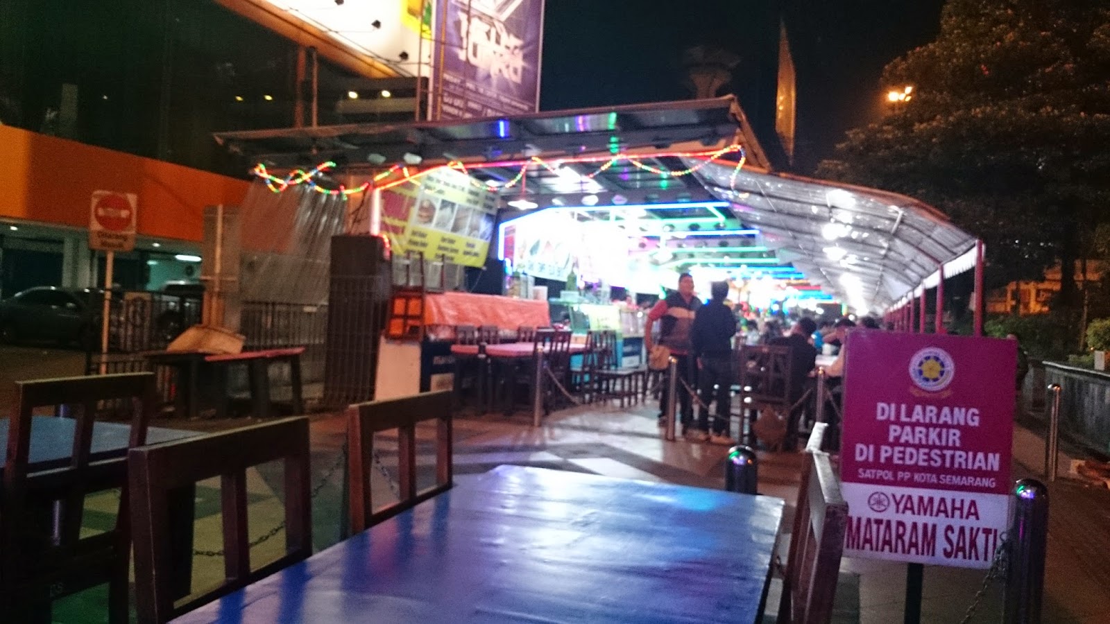 AMAZING INDONESIA: SIMPANG LIMA FOOD COURTS, SEMARANG