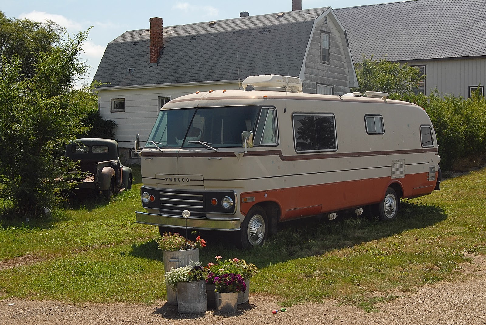 autoliterate: 1951 Chevrolet One-Ton; Travco Motorhome;1950 ...