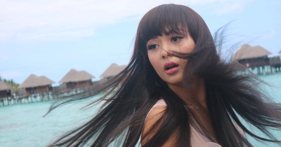 Beautiful Young Actress Shwe Mhone Yati Vacation In Maldives