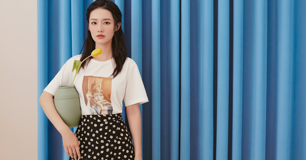 China Entertainment News: Li Qin poses for photo shoot