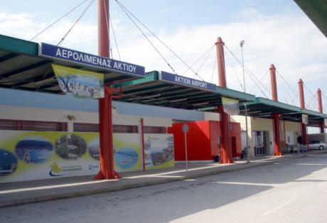 ΣΥΝΕΛΗΦΘΗΣΑΝ ΤΡΕΙΣ ΣΥΡΙΟΙ ΣΤΟ ΑΕΡΟΔΡΟΜΙΟ ΑΚΤΙΟΥ... ΗΘΕΛΑΝ ΝΑ ΠΕΤΑΞΟΥΝ ...