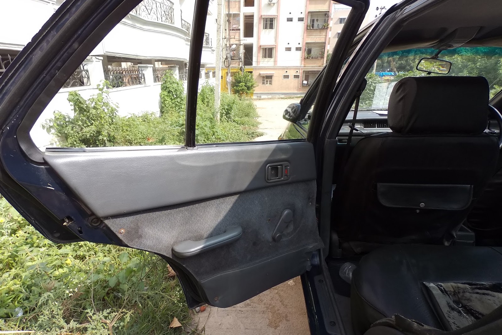 Aziz Siddiqui: DIY Maruti Suzuki Esteem Restoration Project - Part 1