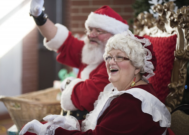 MR AND MRS SANTA CLAUS photos-wallpapers | the fun bank