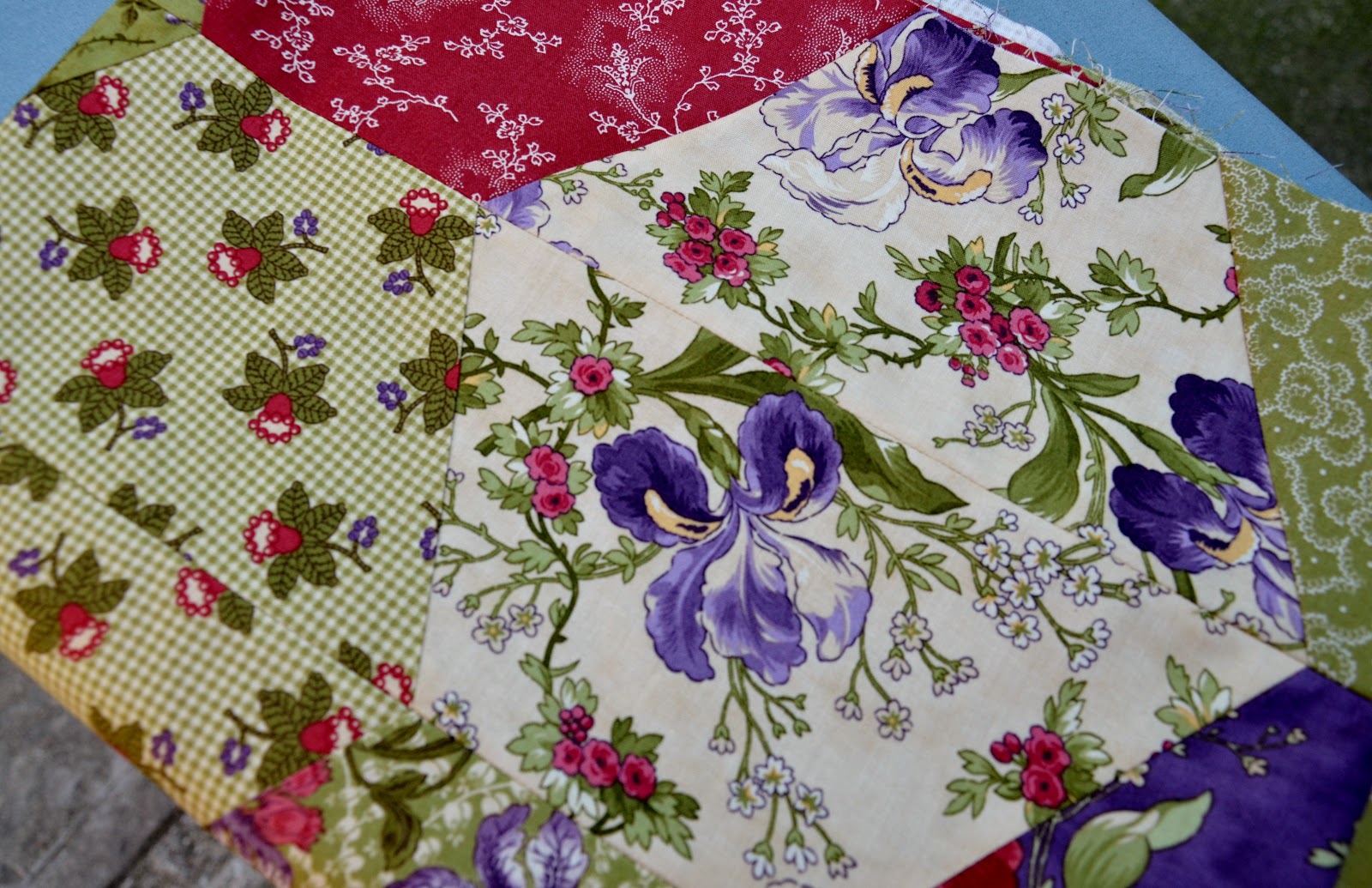 A Quilter Awakens: Hexagon Hip Hop