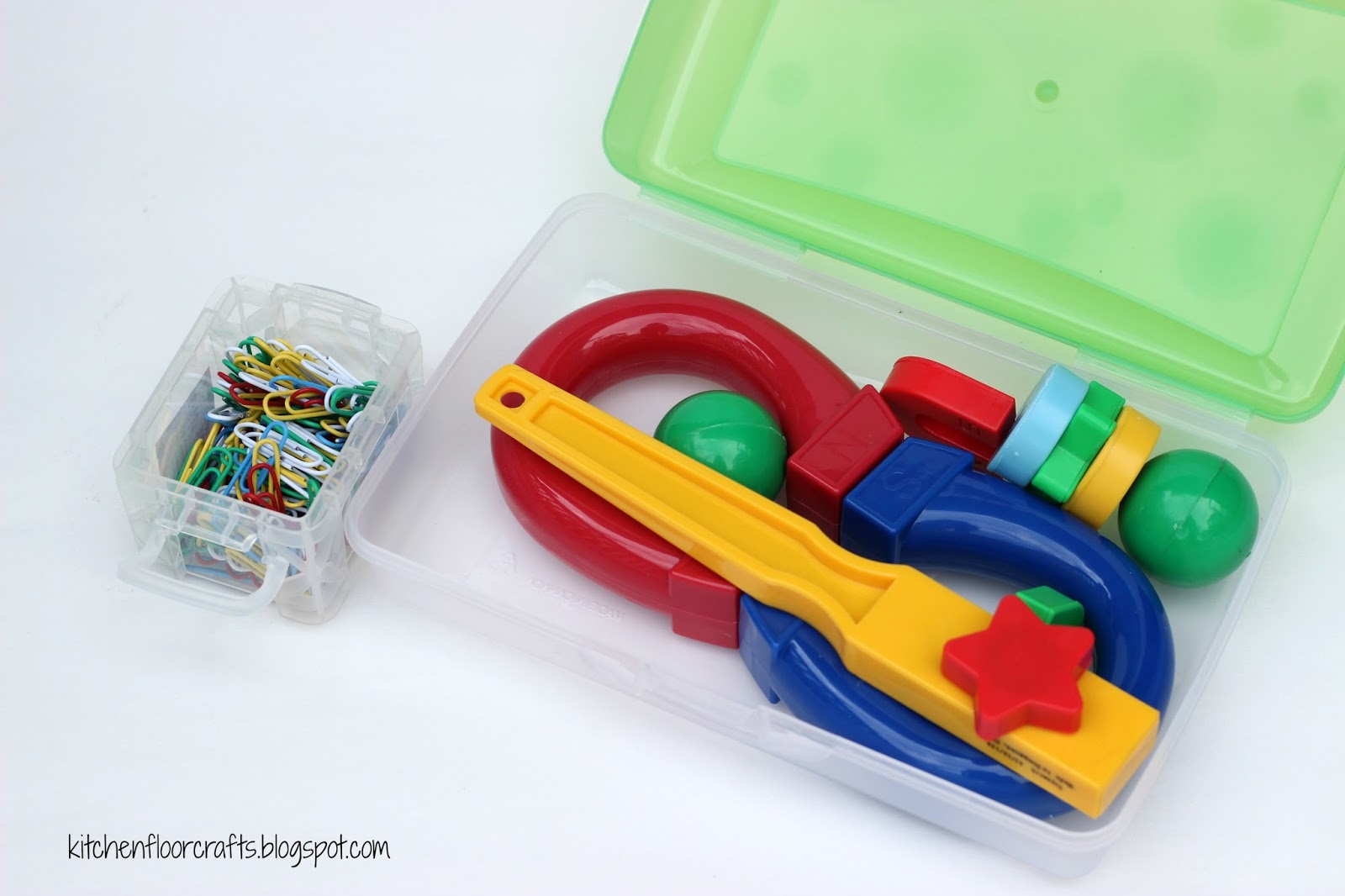 Kitchen Floor Crafts: Science Tool Kit - A Homemade Gift